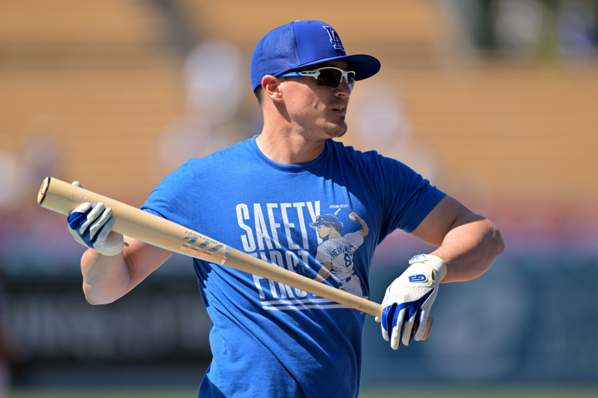 Dodgers' Kike Hernandez Gets Return Timeline For Oblique Injury