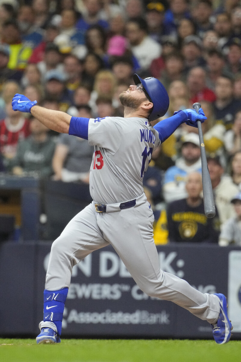 Dodgers' Dave Roberts Reveals Latest on Max Muncy Injury