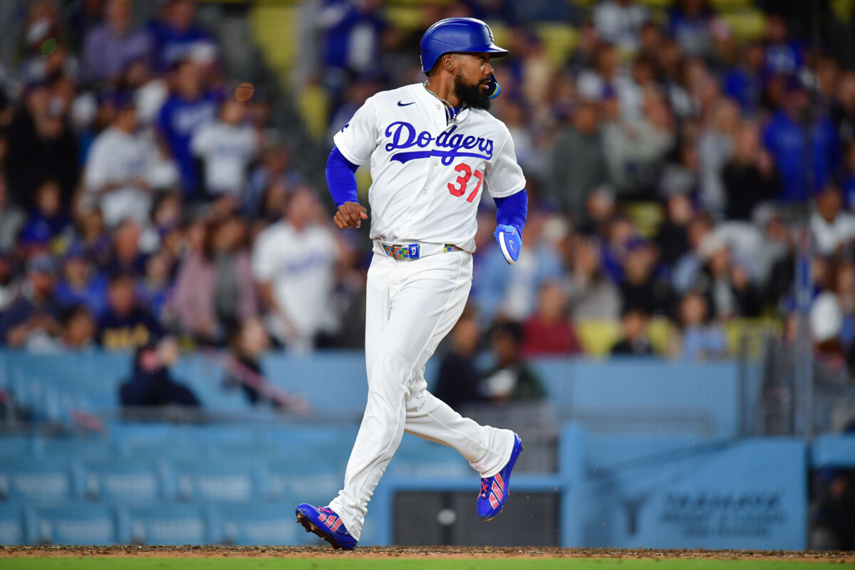 Dodgers' Teoscar Hernandez Leaves Game vs. Rockies With Injury