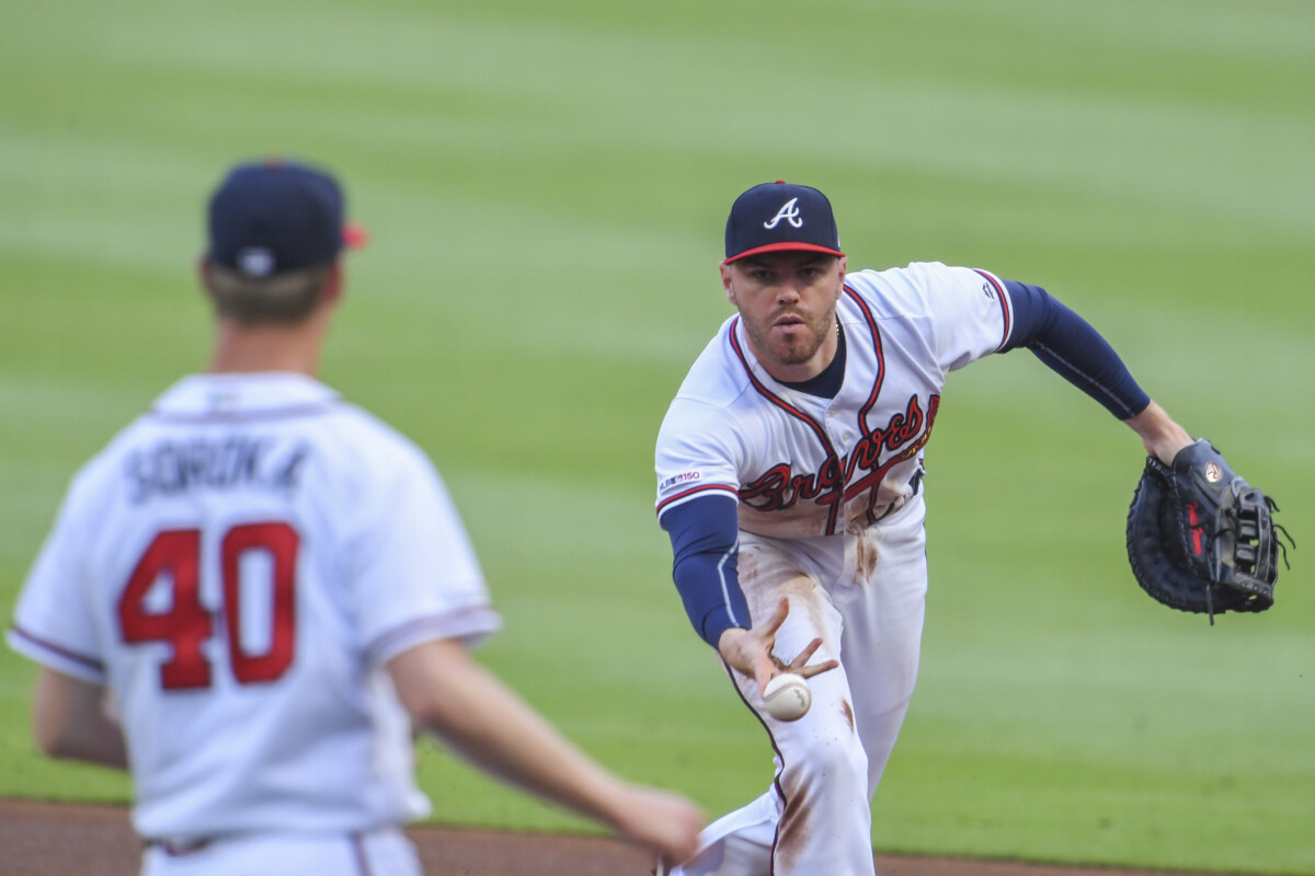 Freddie Freeman Roasts Former Teammate for Pickoff Attempt | Dodgers Nation